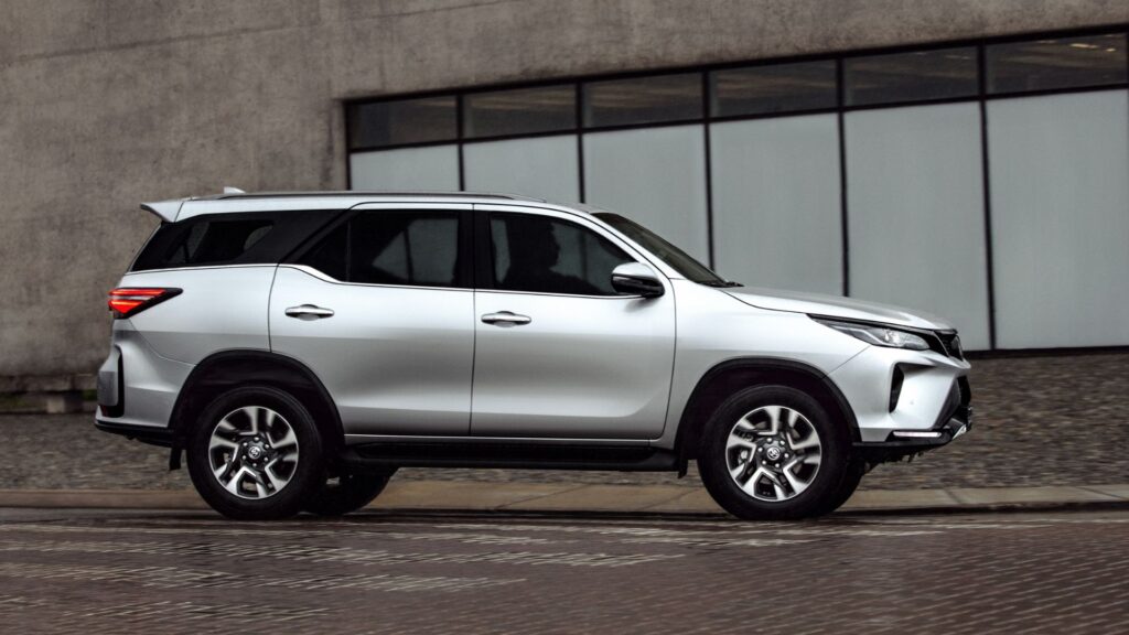 A Toyota SW4 ganha mais uma versão no Brasil, confira!